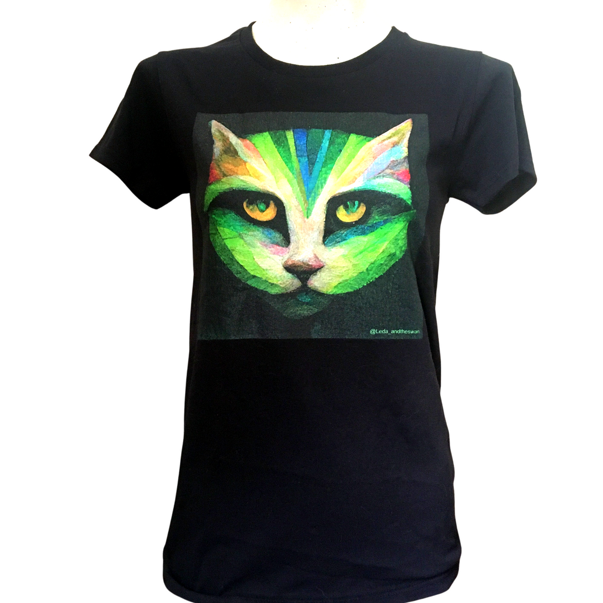 T-Shirt Green Cat – Nullarbor Nights Knitwear